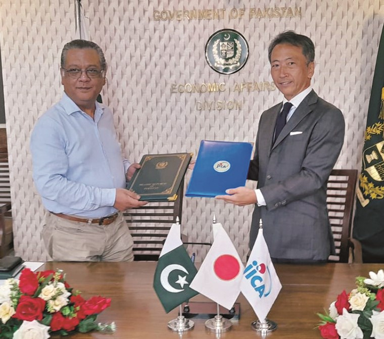 Signing an agreement to improve sewerage in Pakistan｜JICA Magazine